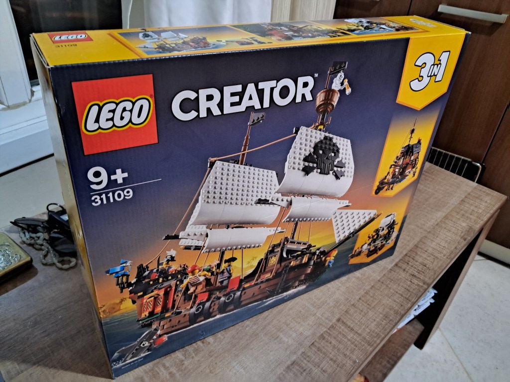 LEGO Creator 3 in 1 Pirate Ship Retail Box - OnlineLegoMan