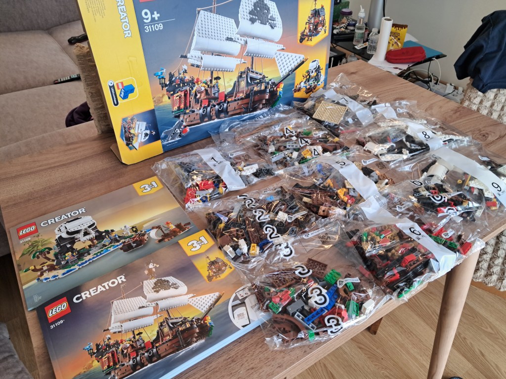 LEGO Creator 3 in 1 Pirate Ship Unboxing - OnlineLegoMan